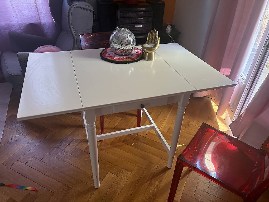 Table blanche à rallonges Canton Vaud - anibis.ch