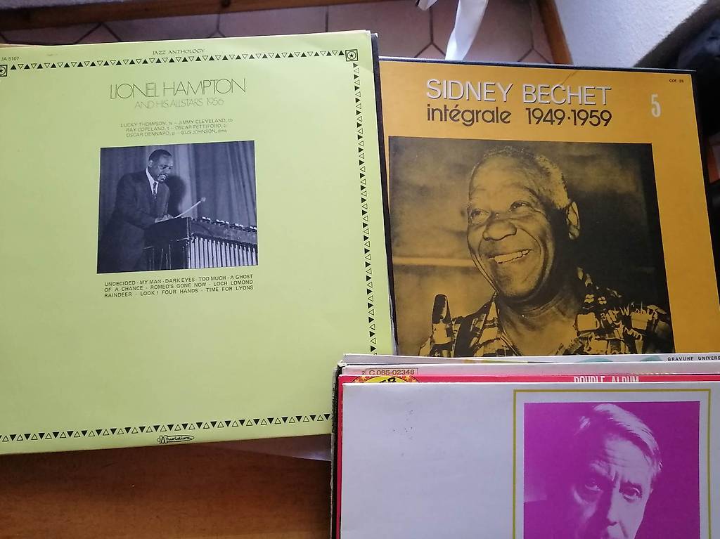 Disques 33 tours et 45 , classique, jaz , pop. Canton Valais - anibis.ch