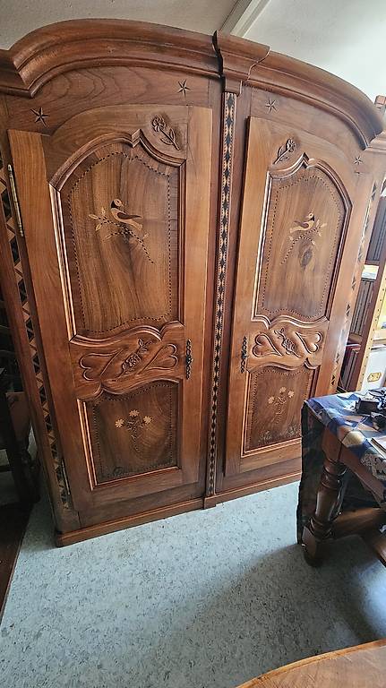 armoire fribourgeoise mariage ancienne Canton Jura - anibis.ch