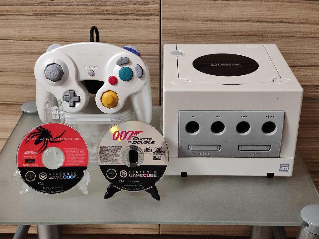 Console Gamecube Perle (rare) + 2 jeux Canton Genève - anibis.ch
