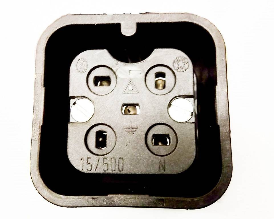 0,4m Pur Strom Adapter Stecker J15-5 auf Kuppl. CEE16/5 im Kanton St. Gallen - anibis.ch