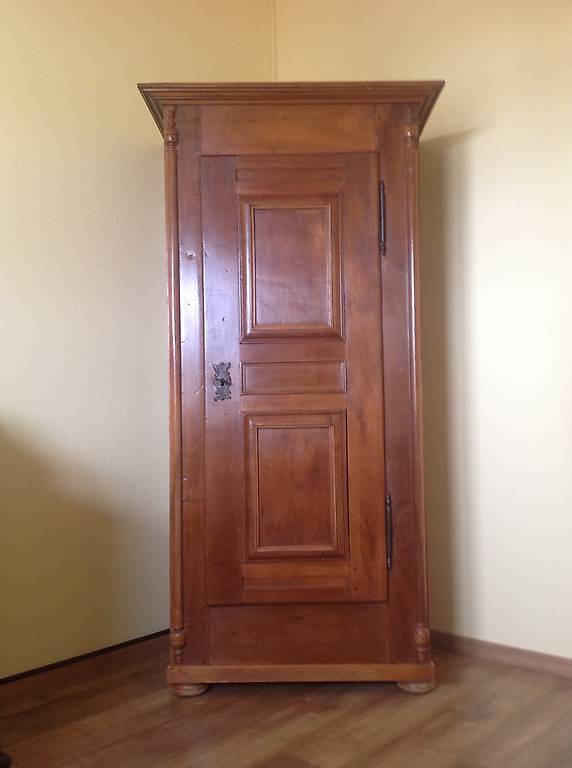 Armoire fin 1800 ième Canton Fribourg - anibis.ch
