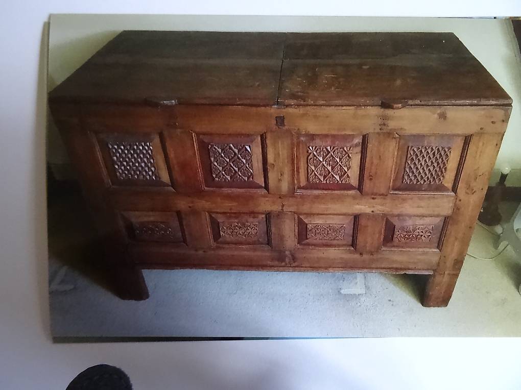 ancien bahut/coffre sculpté rénové vallée de Swat Pakistan Canton Vaud - anibis.ch
