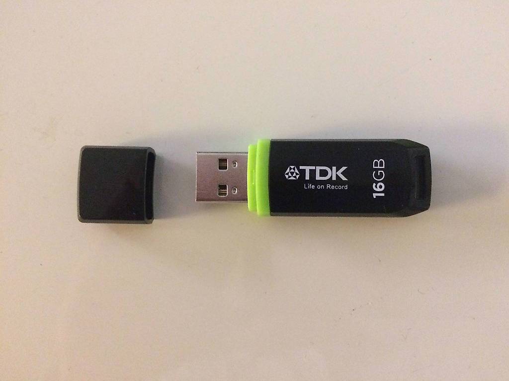 USB-Speicherstick 16 GB TDK im Kanton Zürich - anibis.ch