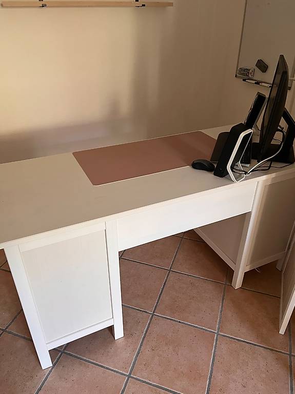 Bureau blanc bois IKEA hemnes Canton Vaud - anibis.ch