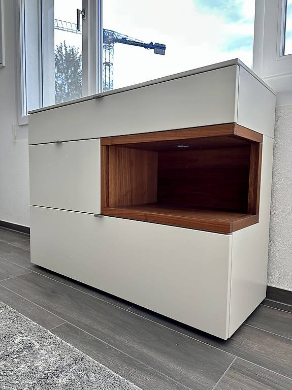 Meuble design avec éclairage intégré - état impeccable Canton Fribourg - anibis.ch