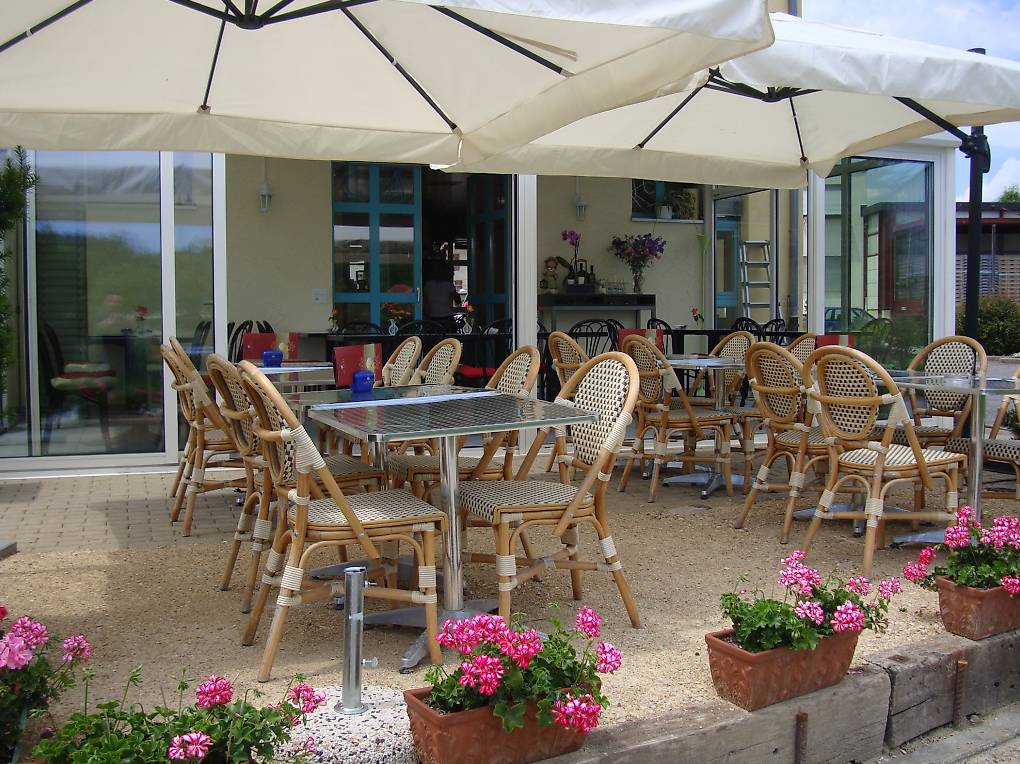 Cherche Serveuse 80% ou 100 % Canton Fribourg - anibis.ch