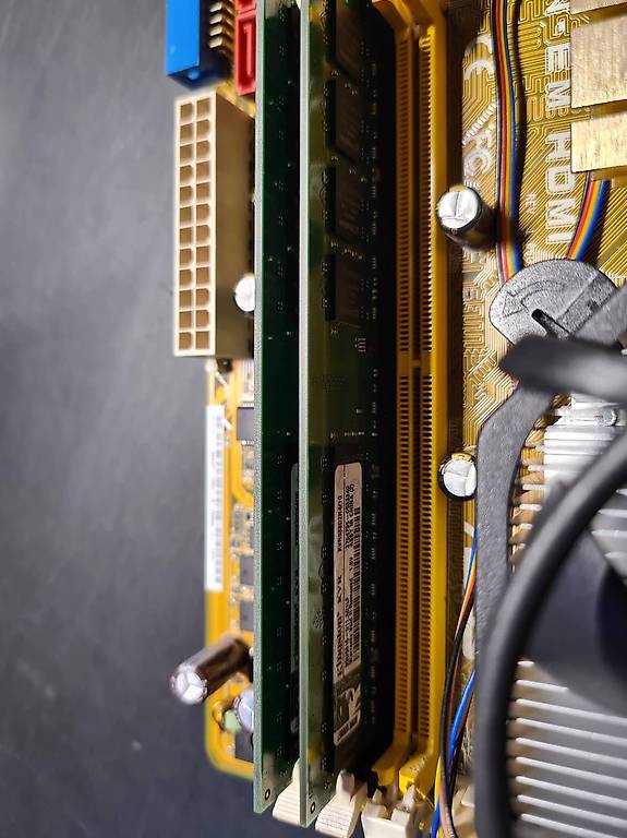 Motherboard Intel Pentium 4 Canton Fribourg - anibis.ch