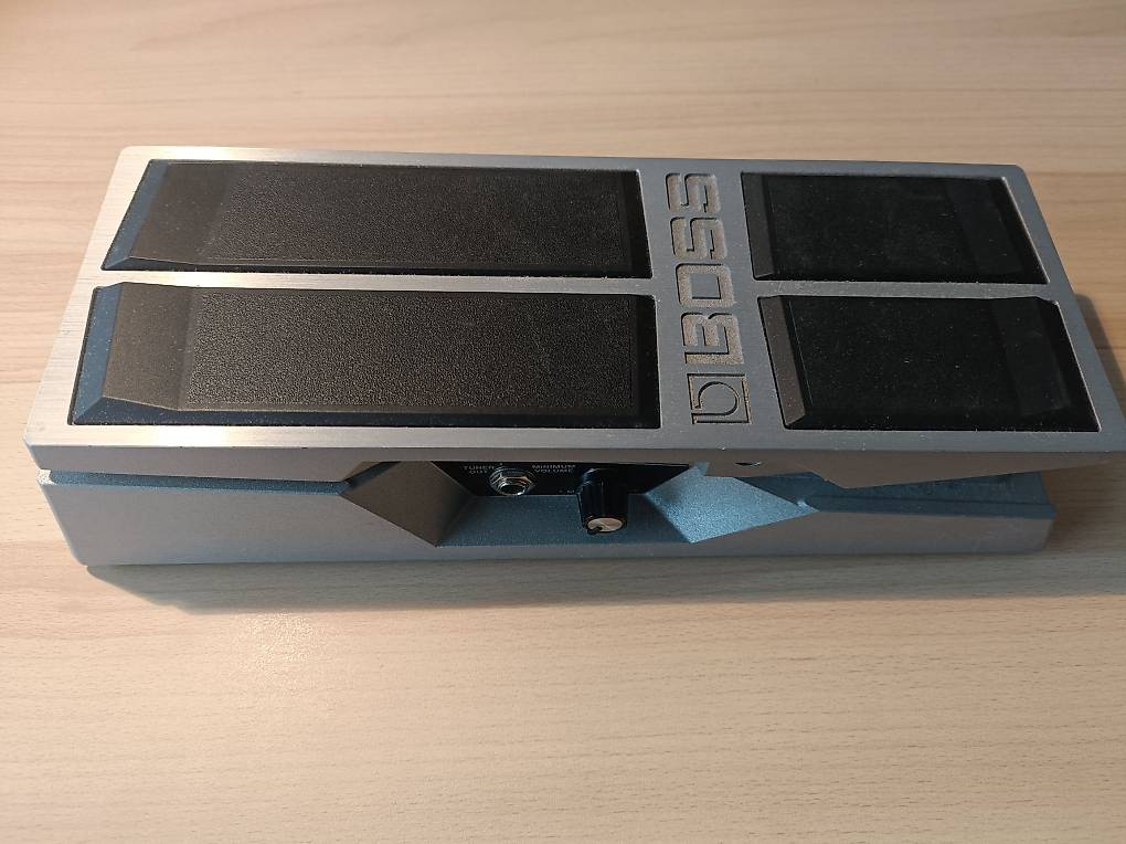 Boss FV-500L - Stereo volume & expression Pedal Canton Genève - anibis.ch