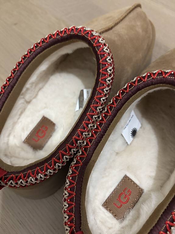 UGG Tazz Chestnut Canton Valais - anibis.ch