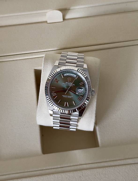 Rolex Day-Date 40 Olive Platin 2025 New Canton Berne - anibis.ch