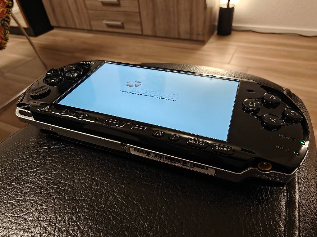 PSP 3004 (slim, Piano Black) perfekter Zustand mit CFW & OVP Canton ...