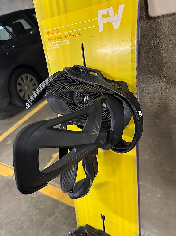 Snowboard Burton Custom Flying V 156 cm avec fixations. Canton Fribourg ...