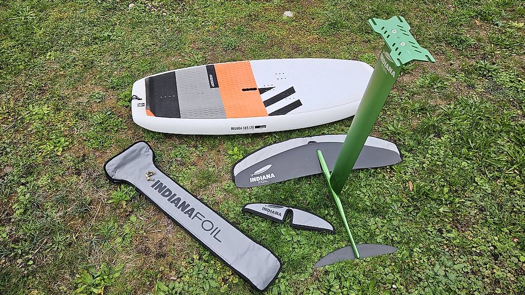Wingfoil, foil Indiana et board Beluga 90 litres im Kanton Neuenburg ...