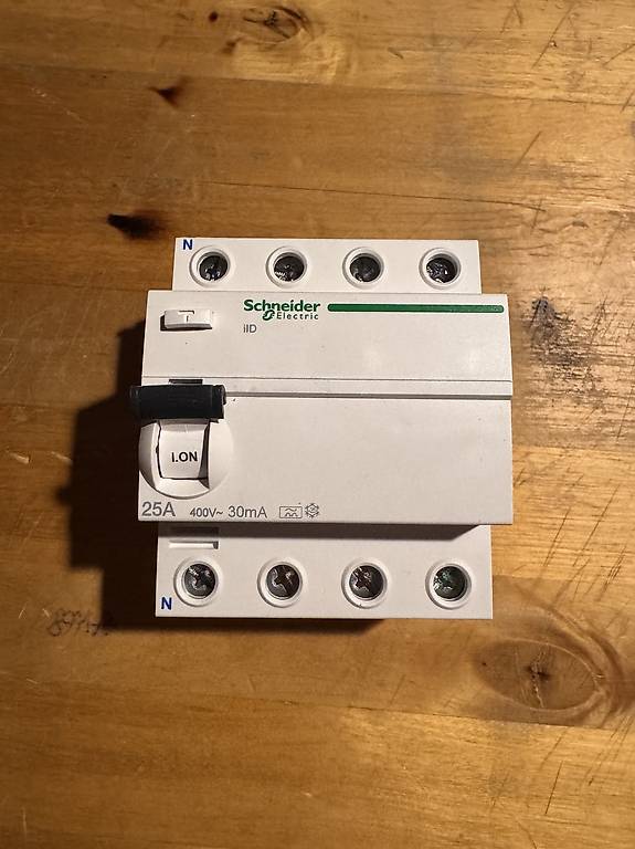 Interrupteur différentiel Schneider iID 25A ? 30mA ? 4P Canton Vaud ...