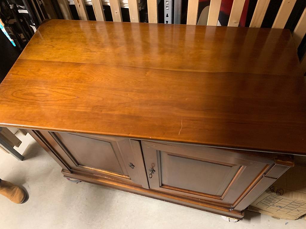 Buffet bois massif Canton Vaud - anibis.ch