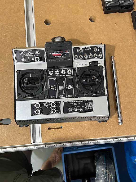 Télécommandes Graupner 6014 FM Canton Neuchâtel - anibis.ch