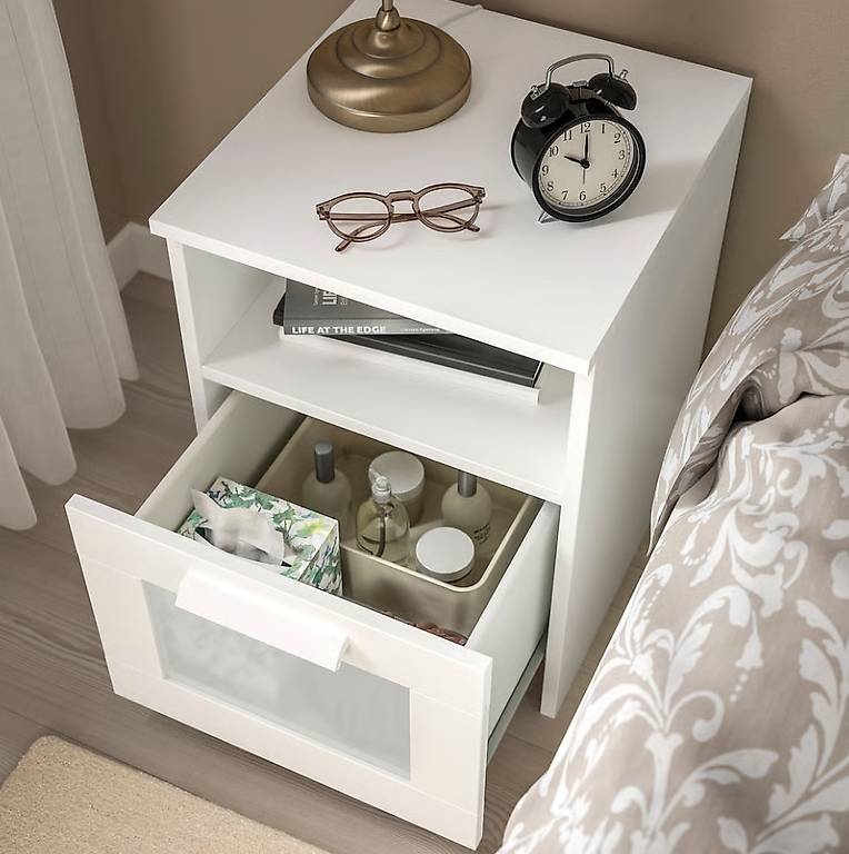 IKEA BRIMNES ? table de chevet blanche Canton Genève - anibis.ch
