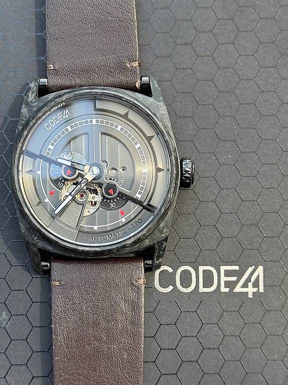 Montre Code41 Anomaly-01 carbone forgé Canton Genève - anibis.ch