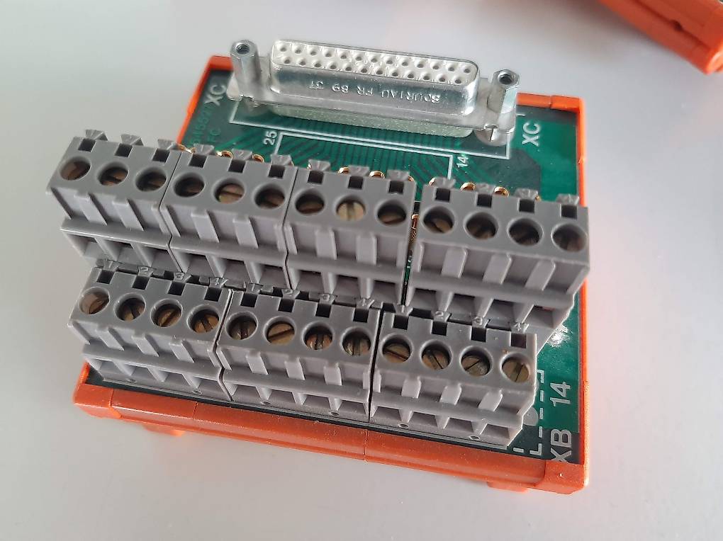 Bornier WAGO 25 pôles SUB-D avec prises de mesure Canton Vaud - anibis.ch