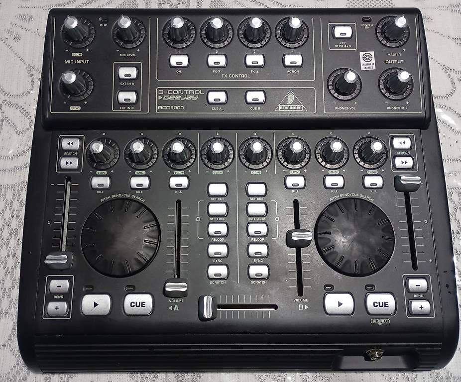 Contrôleur DJ USB Behringer BCD 3000 Canton Neuchâtel - anibis.ch