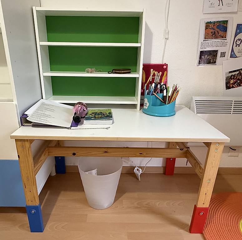 Armoire, bibliothèque et bureau IKEA enfant Canton Vaud - anibis.ch