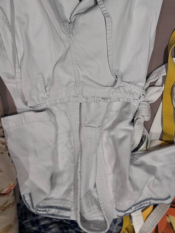 Kimono judo différentes tailles avec ceinture Canton Genève - anibis.ch