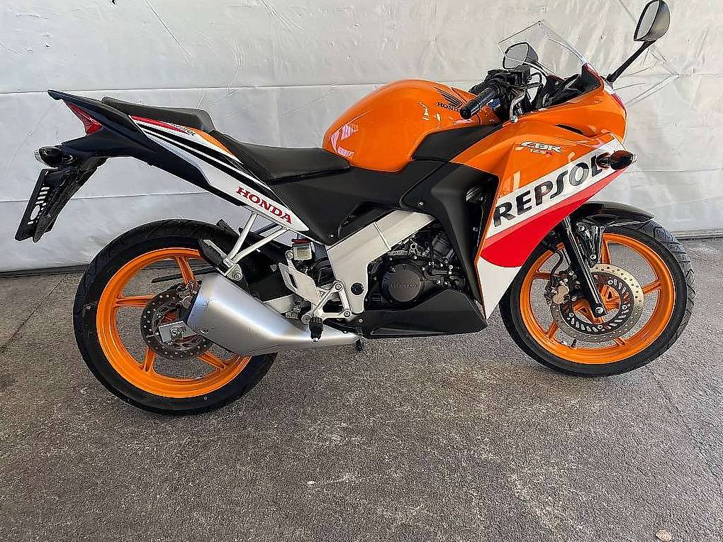 HONDA CBR 125 R W Repsol im Kanton Wallis - anibis.ch