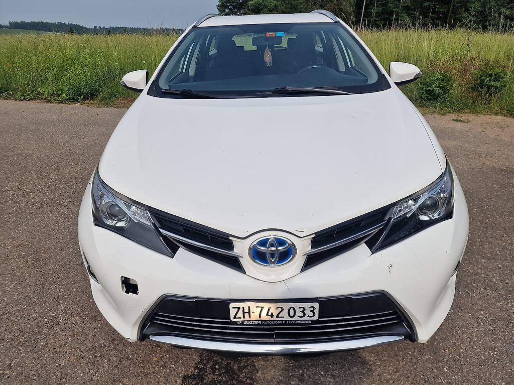 TOYOTA Auris Touring Sports 1.8 16V HSD Linea Trend im Kanton Zürich - anibis.ch