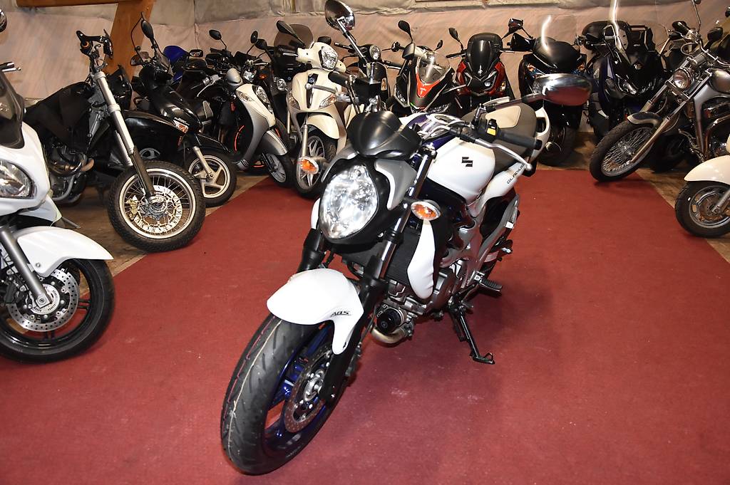 SUZUKI SFV 650 Gladius ABS Cantone Berna - anibis.ch