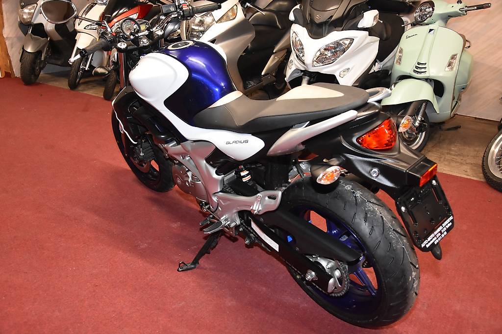 SUZUKI SFV 650 Gladius ABS im Kanton Bern - anibis.ch