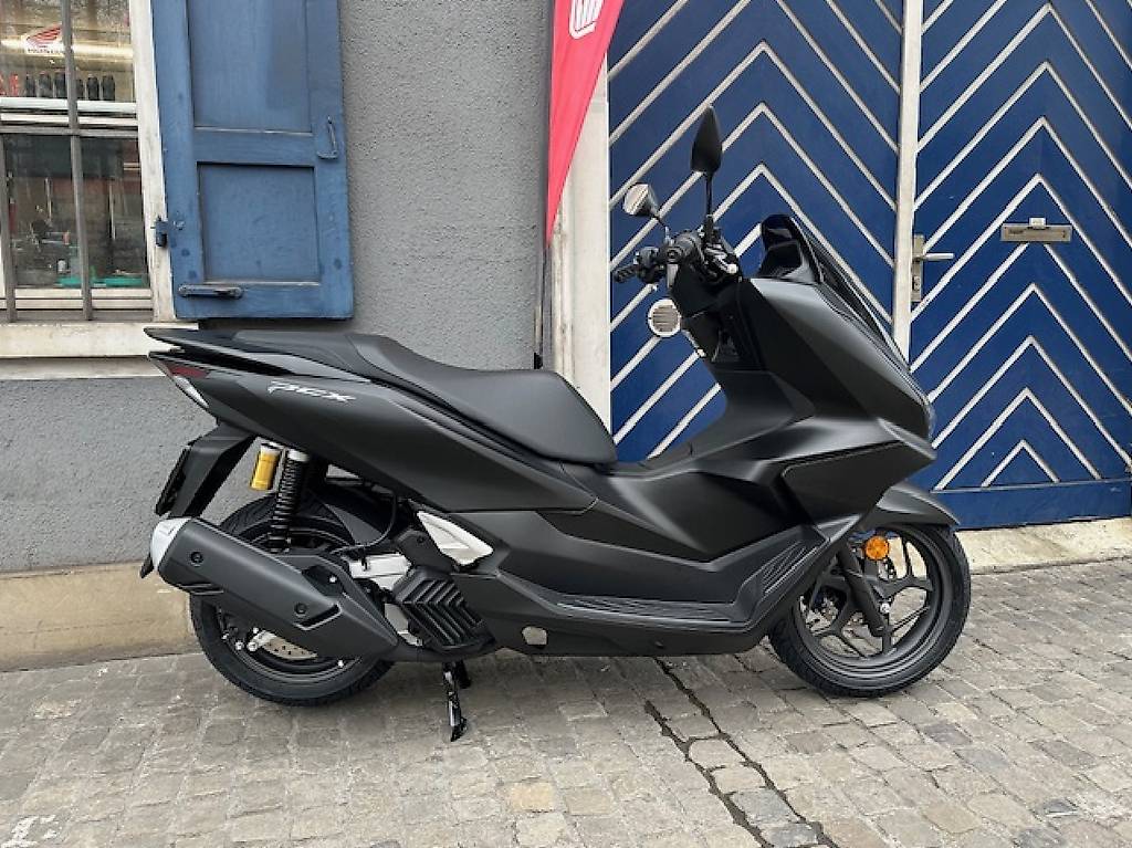 HONDA PCX 125 DX Black Deal Aktion -400.- Modell 2025 DX Canton Zurich ...