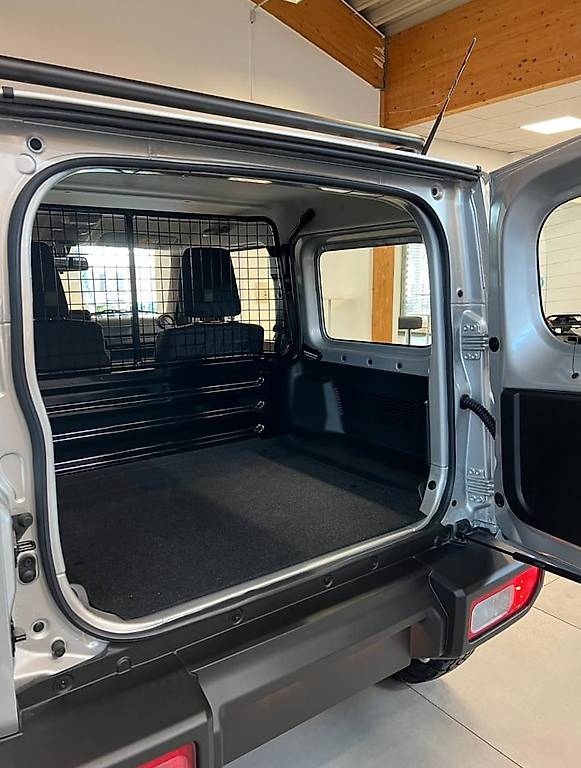 SUZUKI Jimny 1.5 Compact+ 4x4 Canton Schwytz - anibis.ch