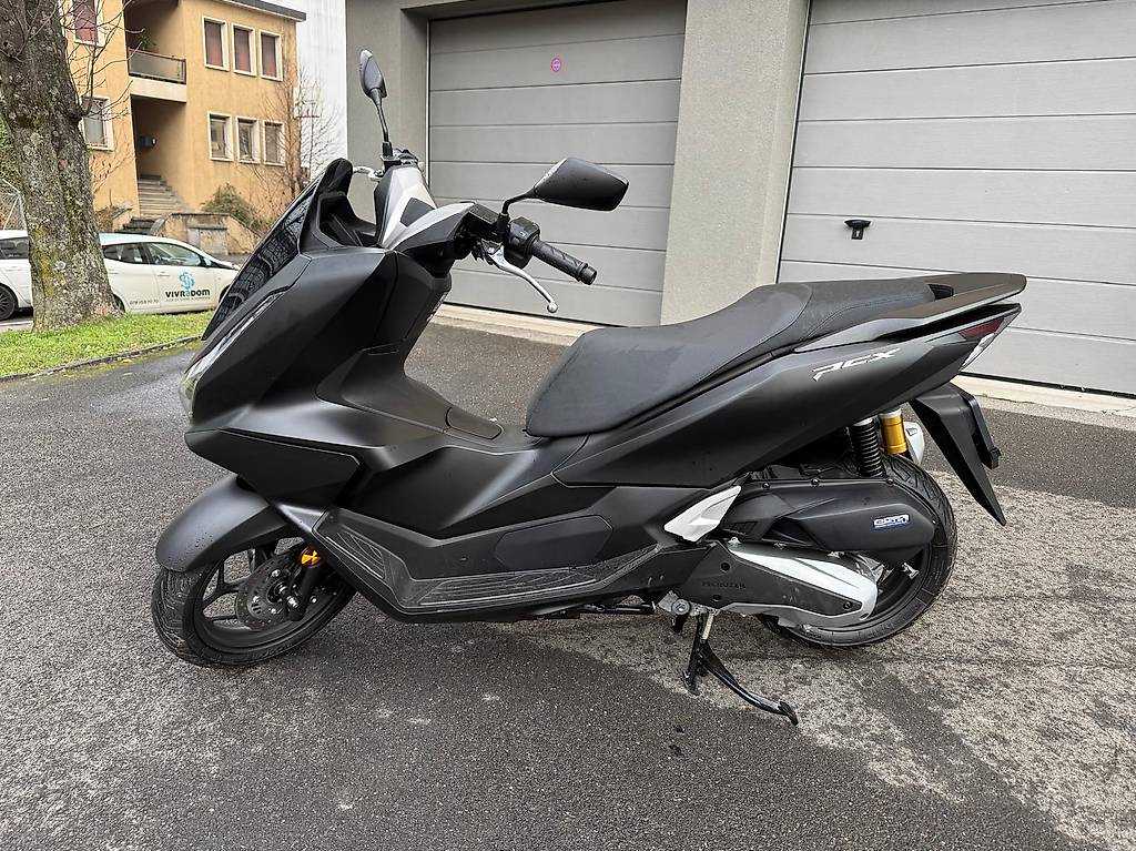 HONDA PCX 125 DX TFT. connectivity Canton Vaud - anibis.ch