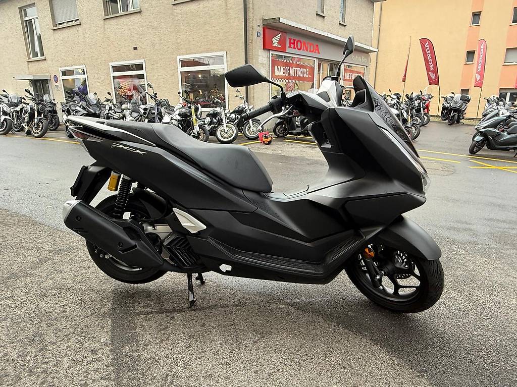 HONDA PCX 125 DX TFT. connectivity Canton Vaud - anibis.ch