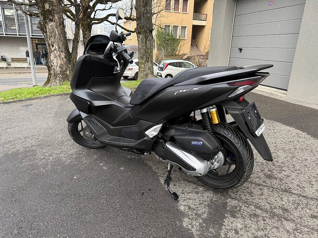 HONDA PCX 125 DX TFT. connectivity Canton Vaud - anibis.ch