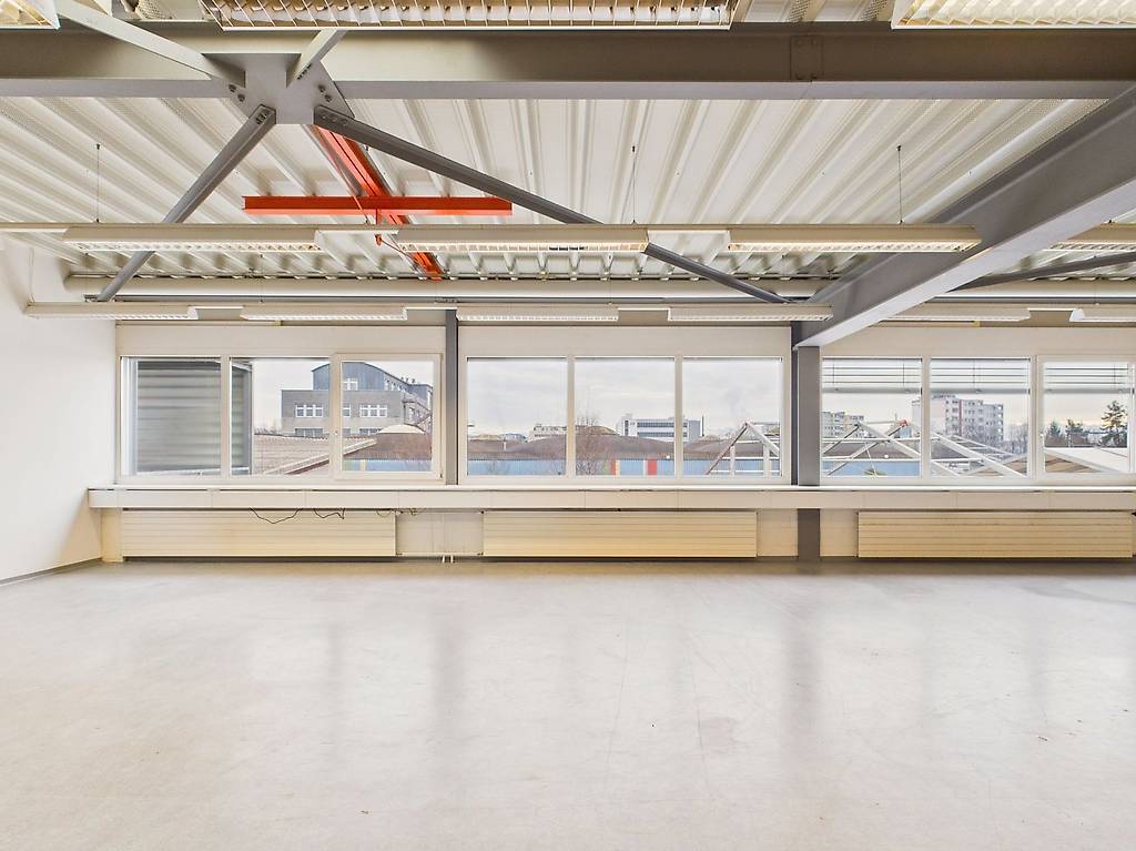 Vielseitig nutzbare Gewerbeliegenschaft mit Büro- und Canton Zurich ...