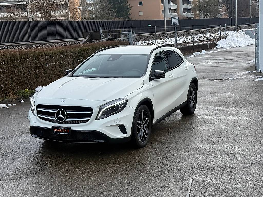 MERCEDES-BENZ GLA 200 Night Star 7G-DCT Canton Zurich - anibis.ch