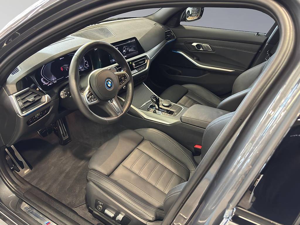 BMW 330e xDrive SAG Touring Canton Zoug - anibis.ch
