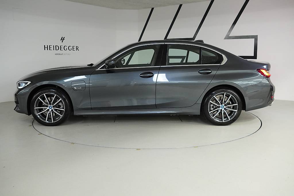 BMW 320e Sport Line Steptronic - anibis.ch
