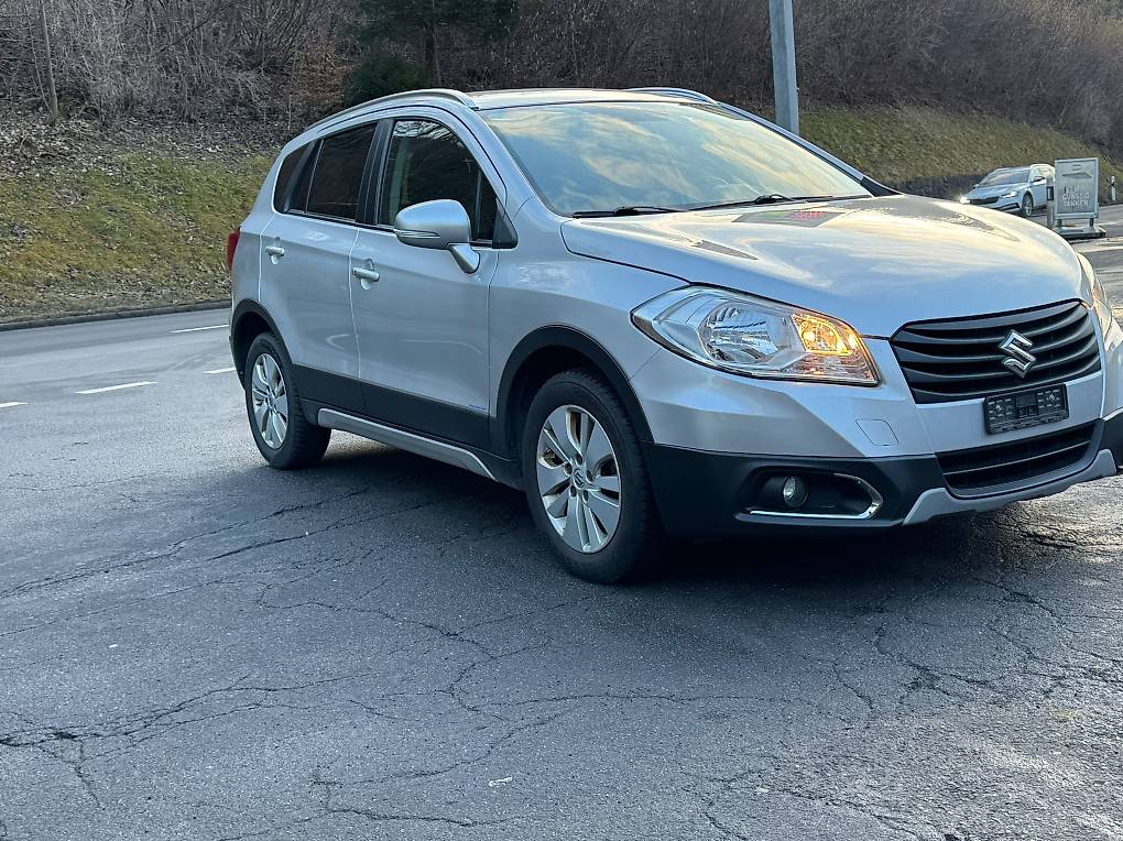 SUZUKI SX4 S-Cross 1.6 16V Sergio Cellano Top 4WD CVT7 Canton Saint ...