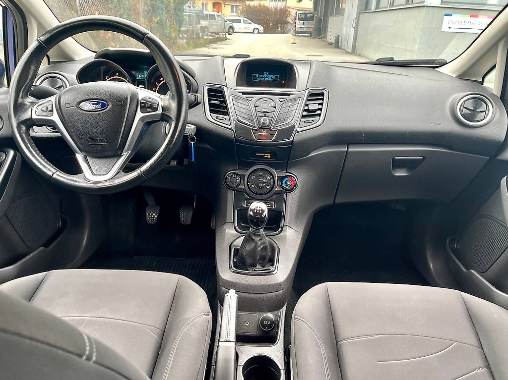 FORD Fiesta 1.5 TDCi Titanium Canton Valais - anibis.ch