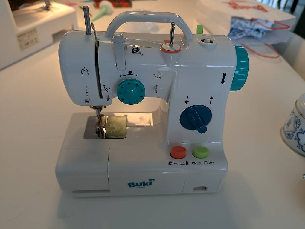 Machine à coudre Bürki Canton Vaud - anibis.ch