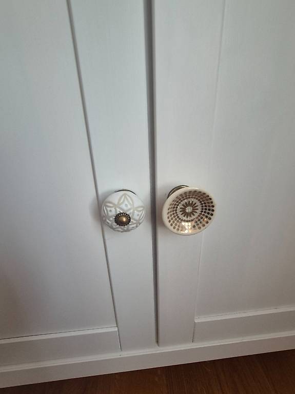 Secrétaire IKEA HEMNES blanc avec poignées personnalisées Canton Vaud - anibis.ch