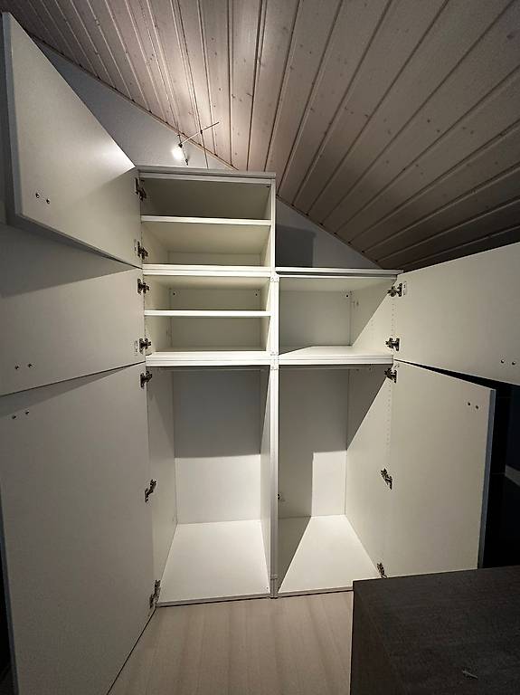 Armoire - Penderie Canton Valais - anibis.ch