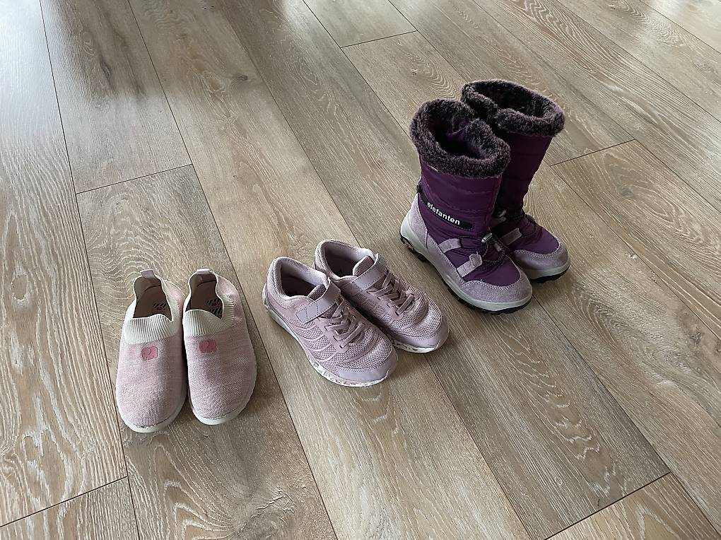 Chaussures fille taille 32 Canton Fribourg - anibis.ch
