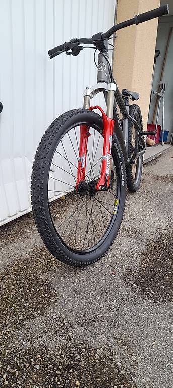 Giant STP2 Canton Neuchâtel - anibis.ch