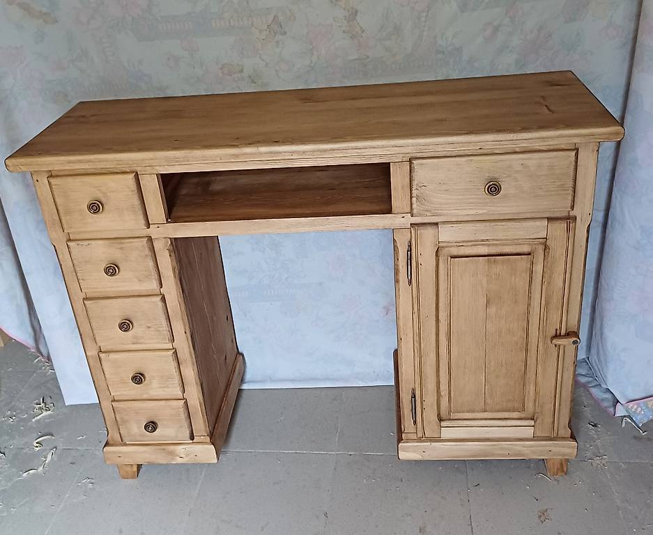 Un petit bureau restauré Canton Vaud - anibis.ch