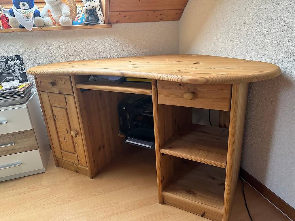 Bureau d'angle pour ordinateur en bois massif Canton Fribourg - anibis.ch