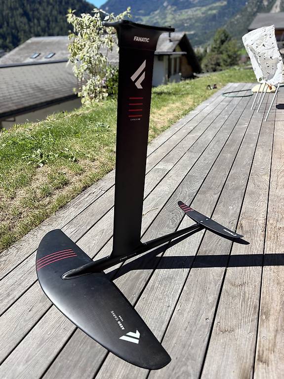 Set Wing Foil Fanatic Aero carve 1400 & mat carbone Canton Valais ...